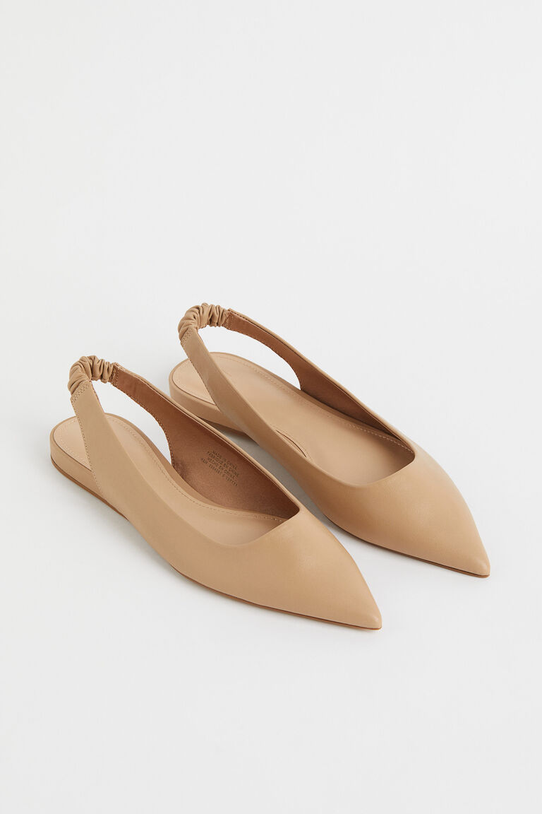 Pointed slingbacks