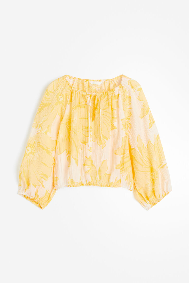 Balloon-sleeved blouse