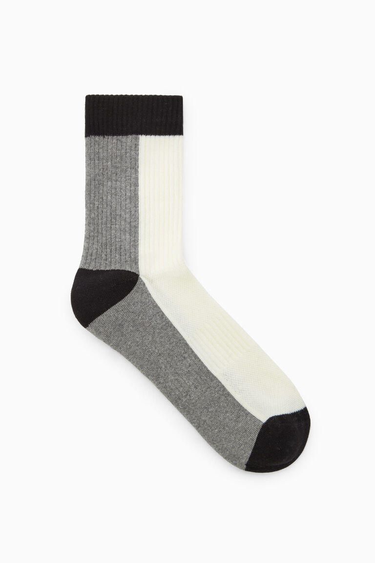 COLOUR-BLOCK SOCKS